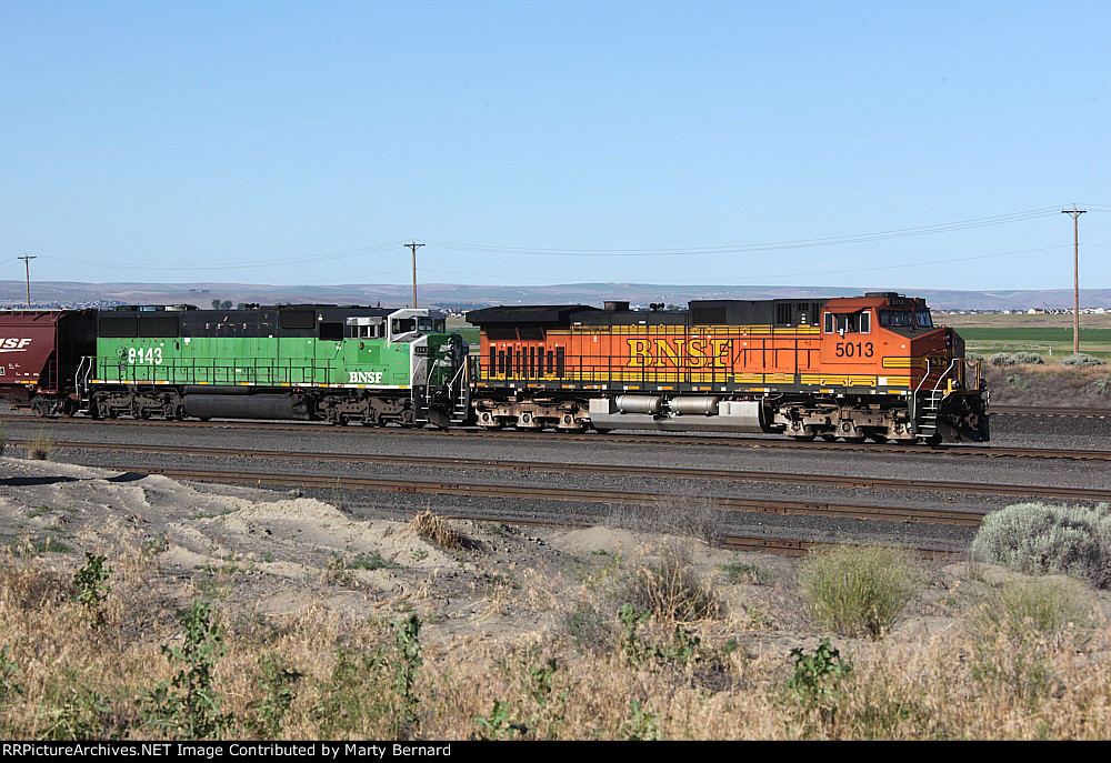 BNSF 5013 and 8143 in ex-NP Pasco Yard